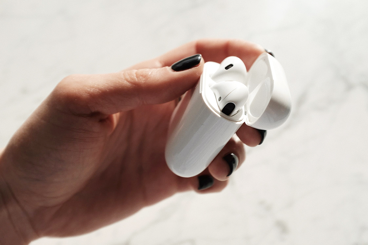 Saxta AirPods -ları orijinaldan necə ayırmaq olar? - iSpace